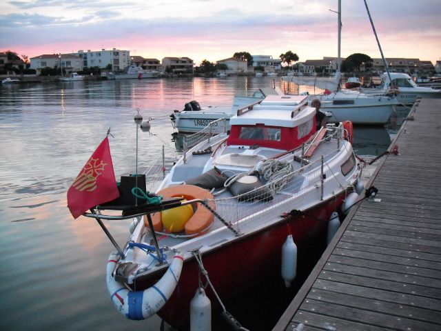 Trés beau voilier Edel IV + remorque