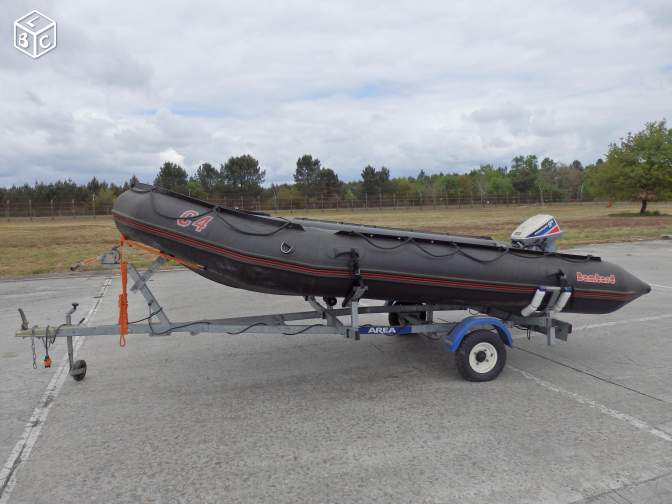 Semi-rigide BOMBARD 4,30 mètres avec moteur et remorque